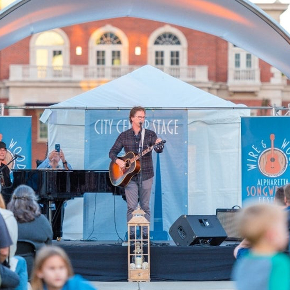 Traditional Stages, Mobile Stages, Custom stages for Concerts & Festivals